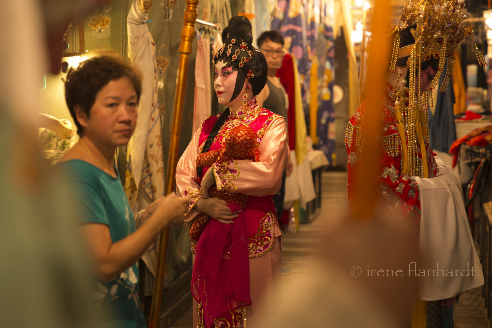 female lead chan wing yee waiting to walk past the hu-du-men stage door ...